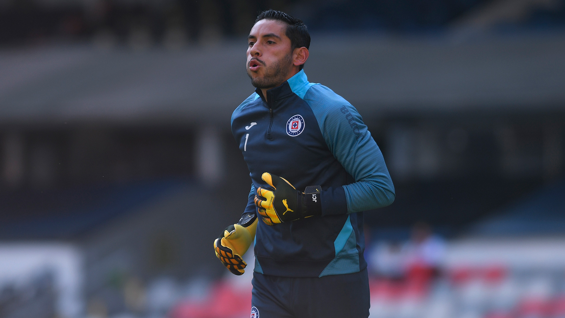 No te mereces eso Chuy: Aficionados abuchearon a Corona | La Opinión