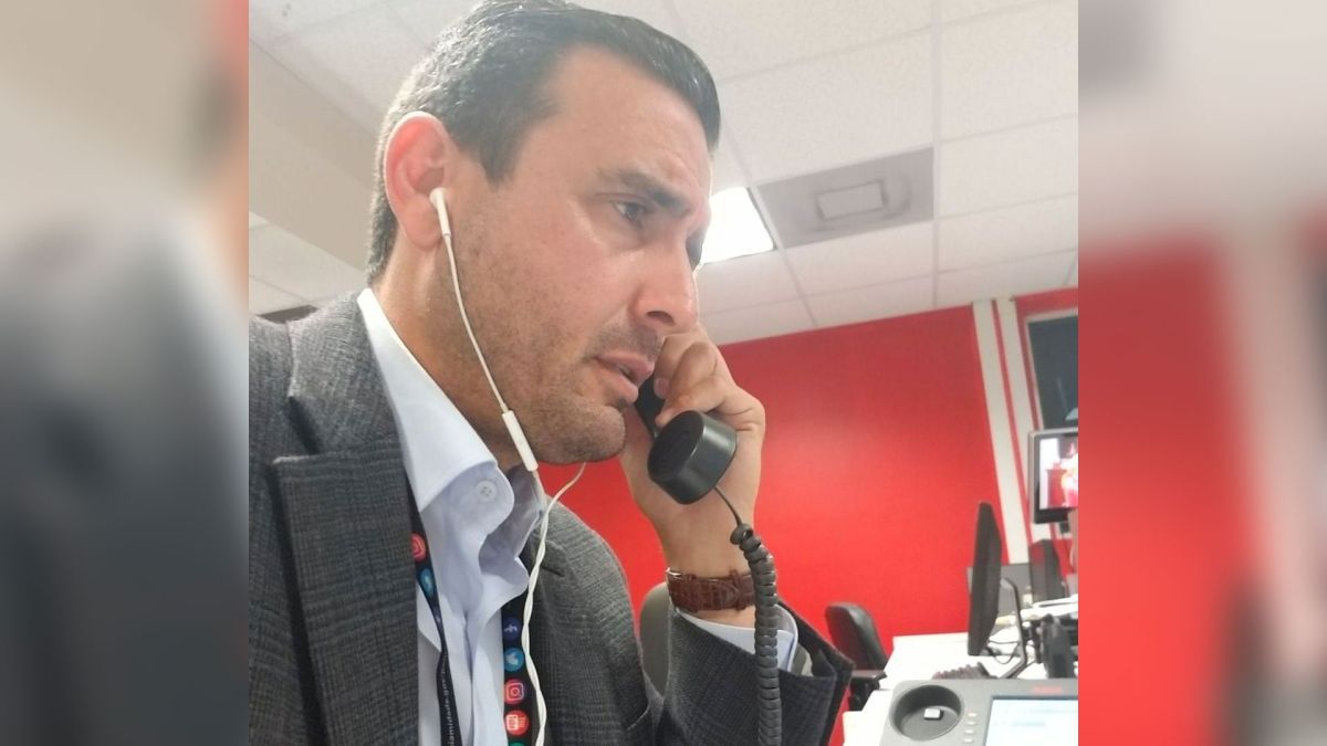 El vocero del alcalde de Miami envió fotos de su pene a un menor y su ...