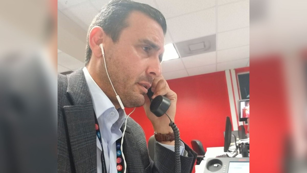 El vocero del alcalde de Miami envió fotos de su pene a un menor y su ...