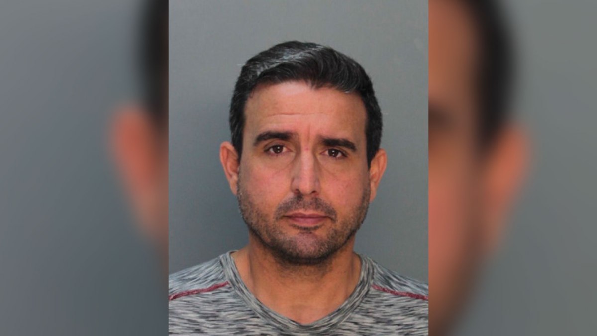 Arrestan al exvocero del alcalde de Miami que mandaba fotos de su pene ...