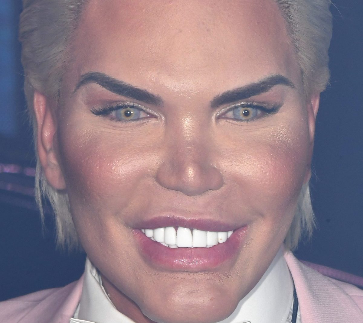 Así quedó el Ken Humano con su último drástico cambio de look - La Opinión