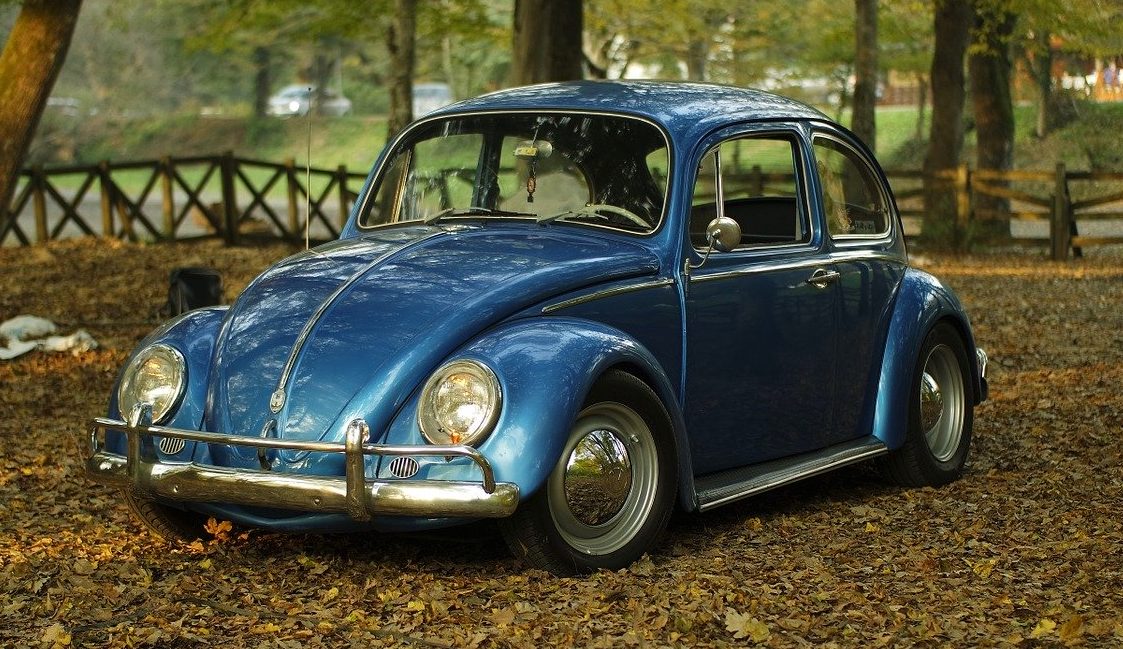 Los vochitos de VW esconden una cama pequeña y no lo sabías - La Opinión