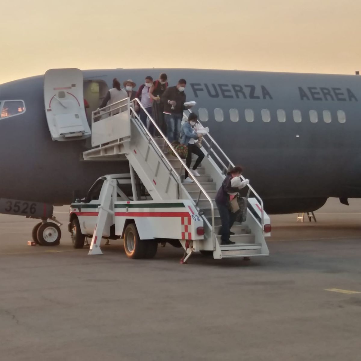Estos autos tienen motor de avión y probablemente no lo sabías - La Opinión