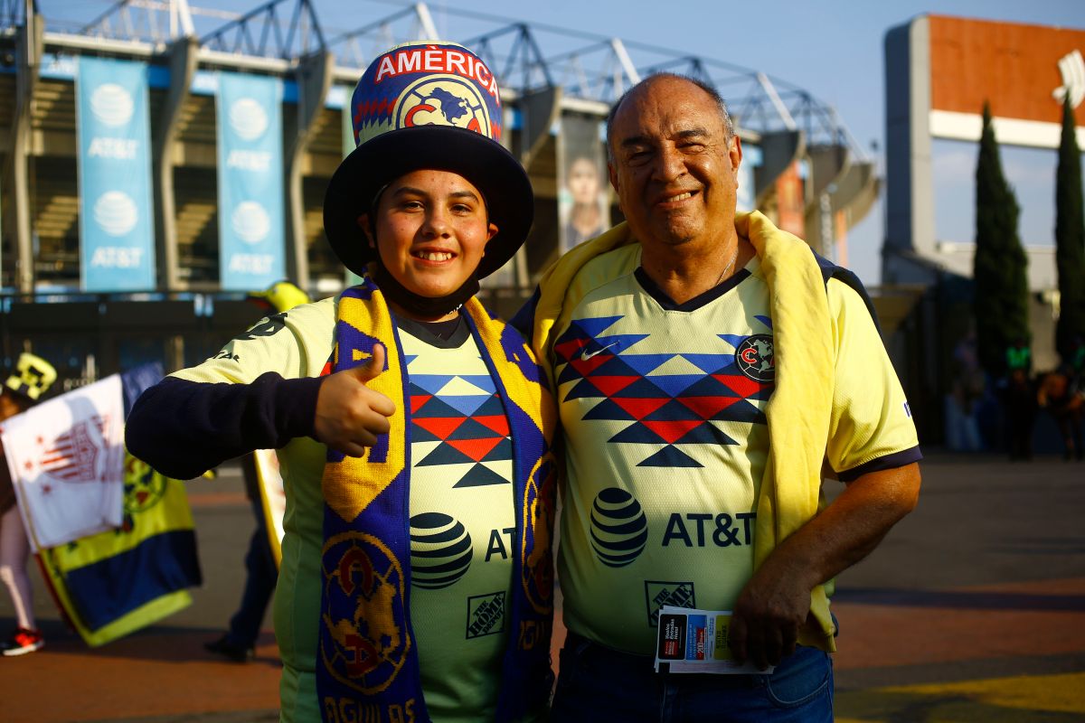 Aficionado del América usa sus playeras para crear un creativo mensaje ...