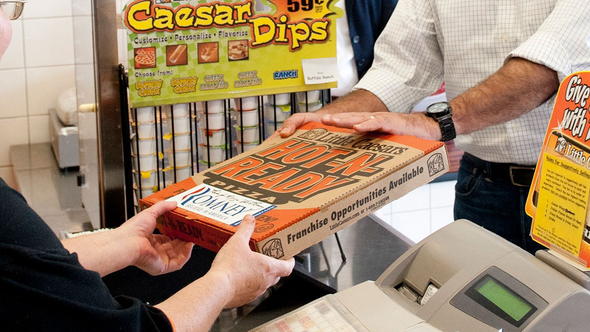 Por qué Little Caesars se niega a ofrecer servicio a domicilio | La Opinión