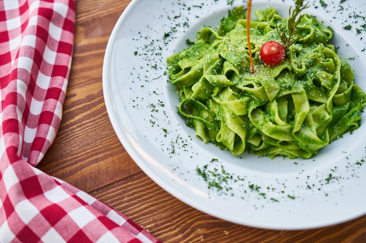 5 exquisitas salsas para pasta que no necesitan tomates - La Opinión