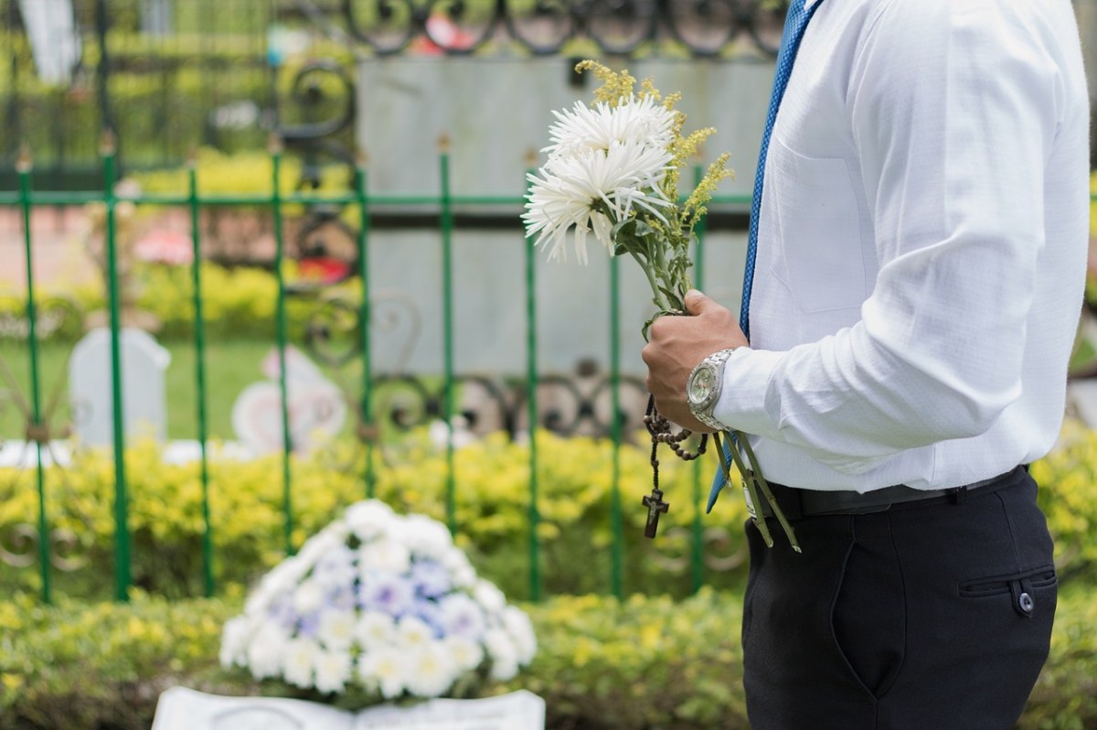 ¿Qué significa soñar con tu propio funeral? - La Opinión