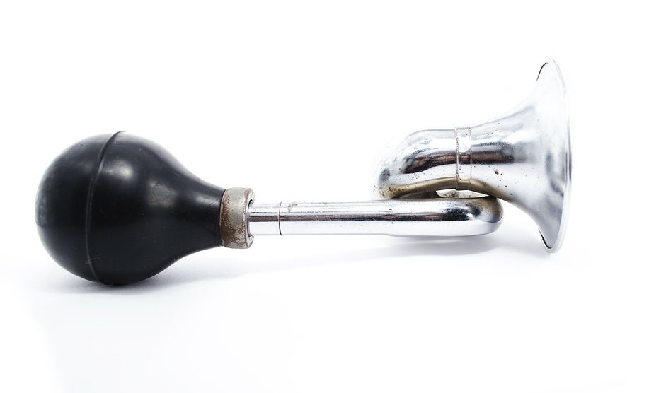 6 cosas que debes saber sobre el claxon de tu auto - La Opinión