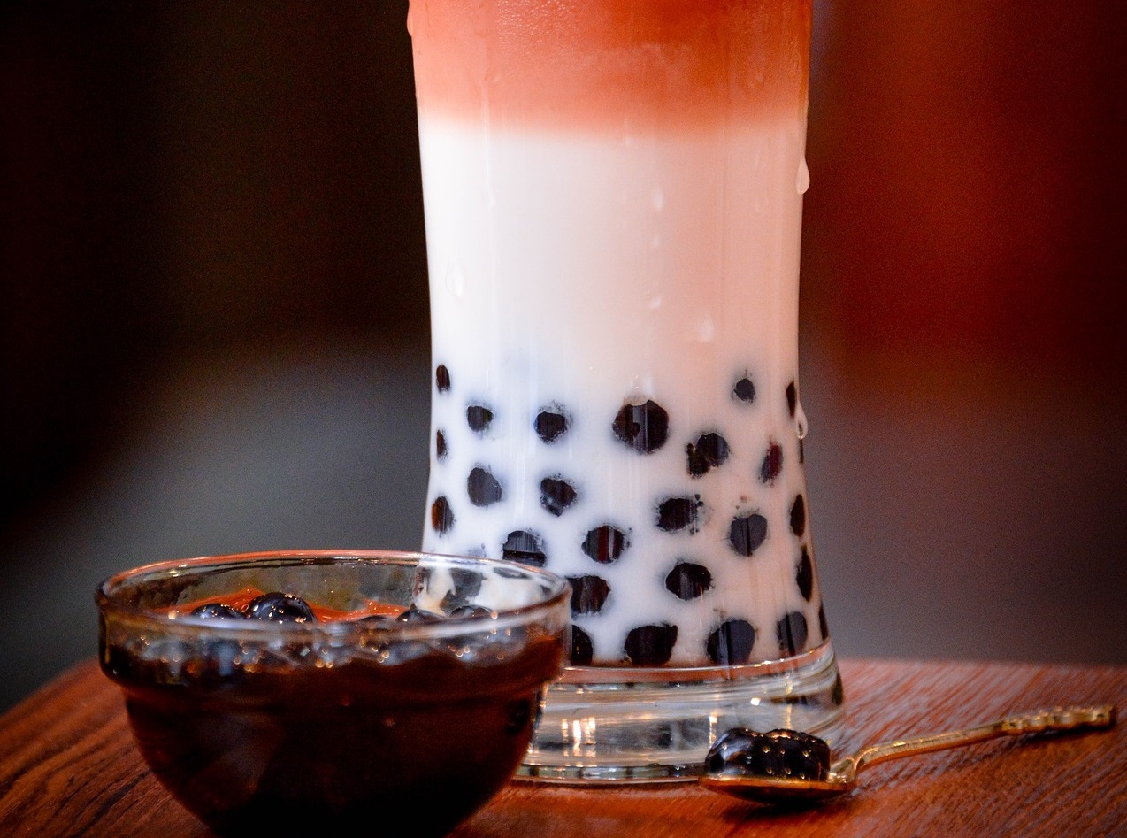 Cómo hacer el famoso bubble tea o té de perla negra | La Opinión