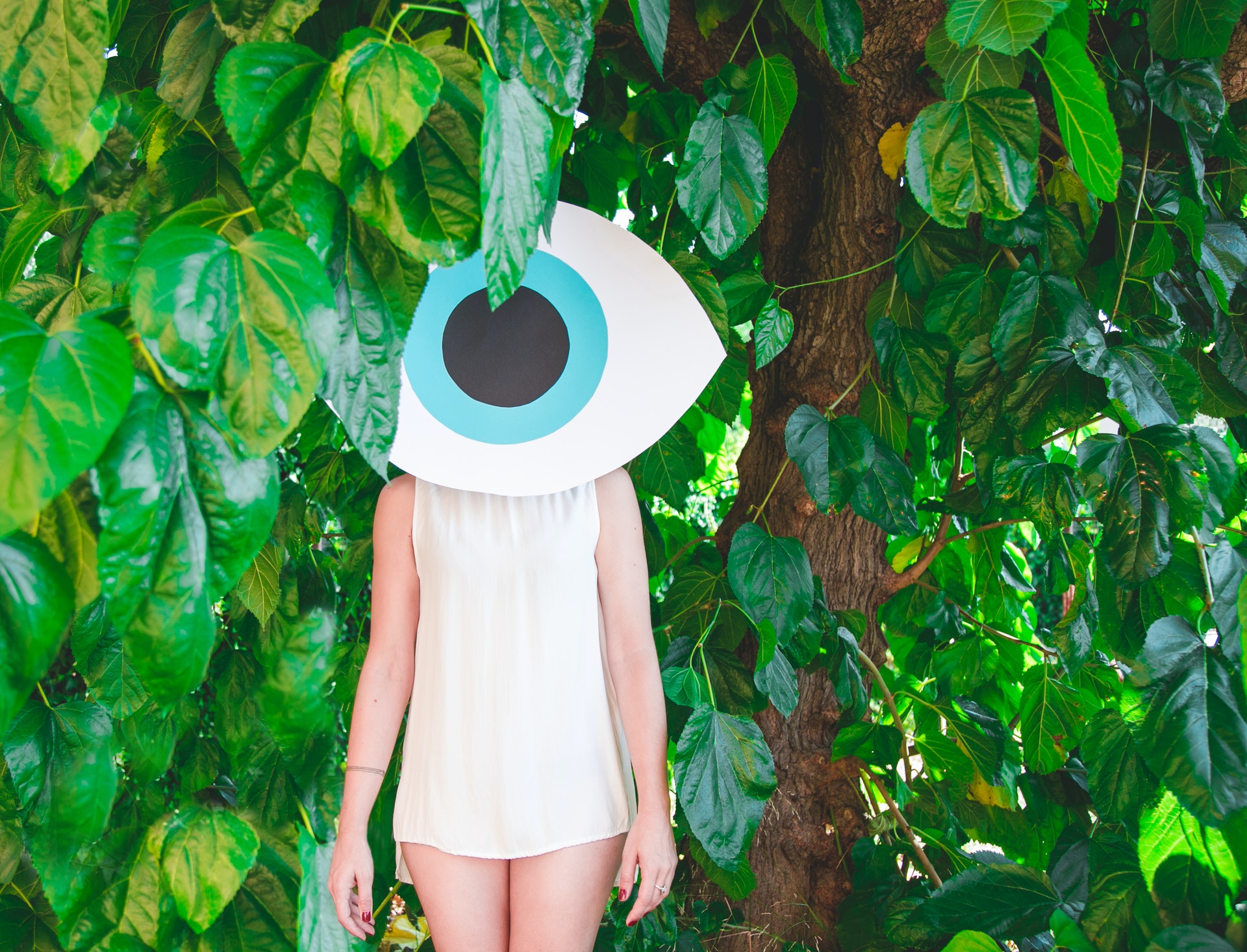 5 remedios alternativos para quitarte el mal de ojo - La Opinión