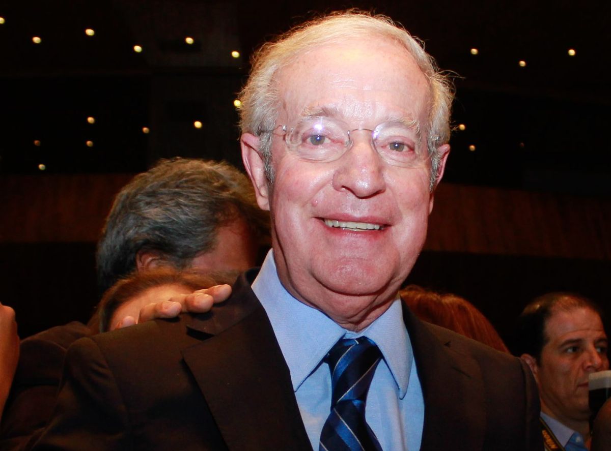 José Ramón imitó el rodillazo del árbitro Fernando Hernández y le ...