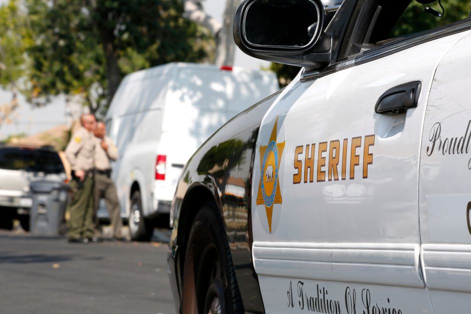 ‘Le dispararon cuando ya estaba en el suelo’ - La Opinión