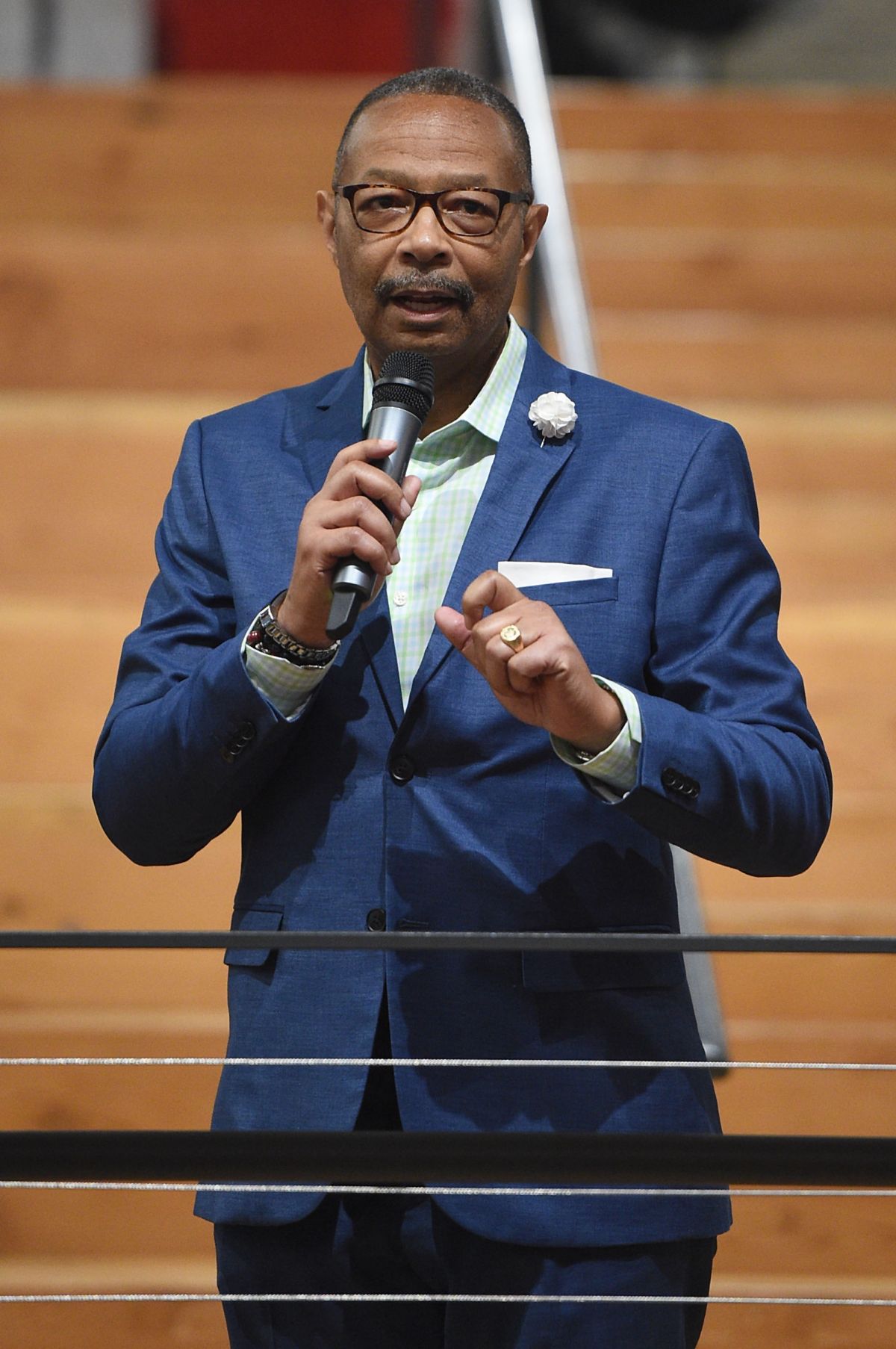 El compromiso es lo que cuenta: Nuestro apoyo a Reggie Jones-Sawyer ...