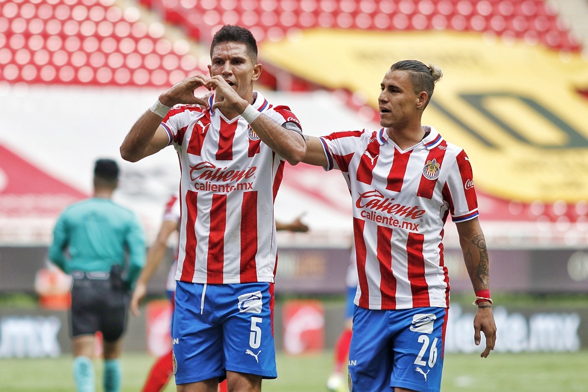 Apareció el ChiVAR: Chivas le ganó a Mazatlán con polémica arbitral ...