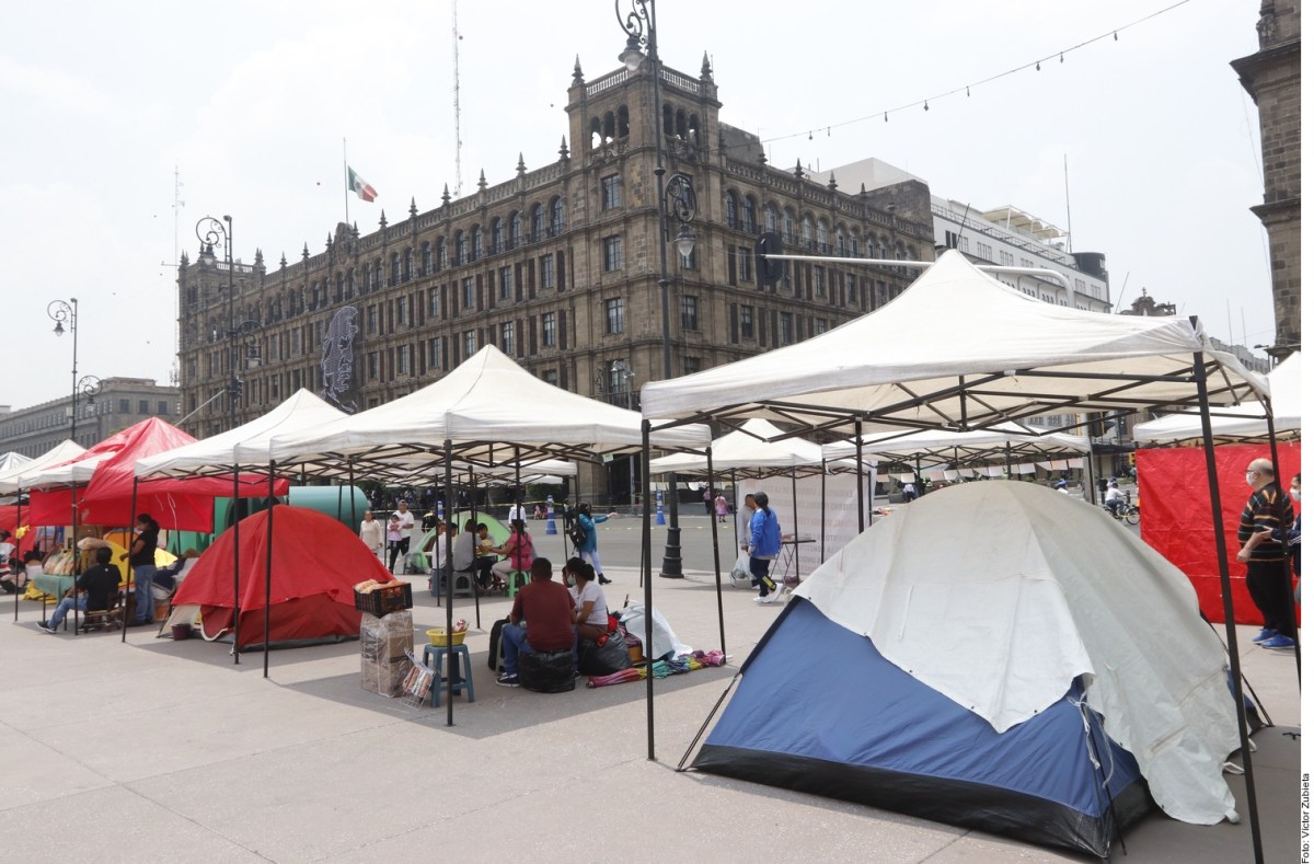 FRENAA, movimiento anti-AMLO lleva su miniplantón al Zócalo, exige la ...