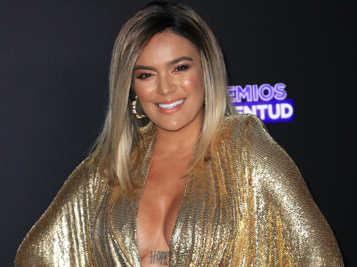 Los sensuales mini bikinis de Karol G con los que ha causado sensación ...