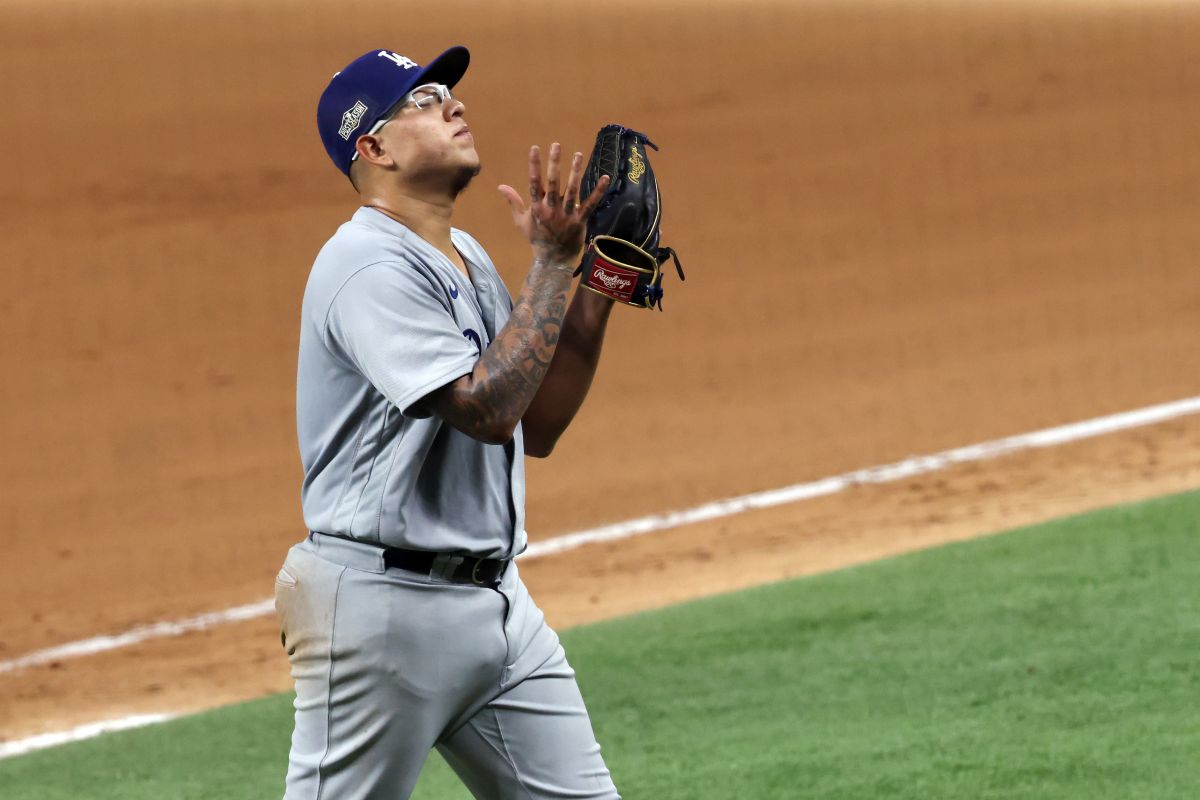 El mexicano Julio Urías brilla para conducir a los Dodgers a la barrida ...