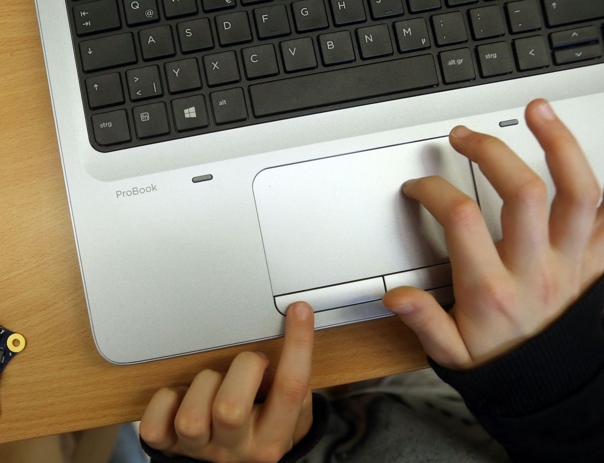 Estímulo federal para pagar Internet y una computadora portátil: cómo ...
