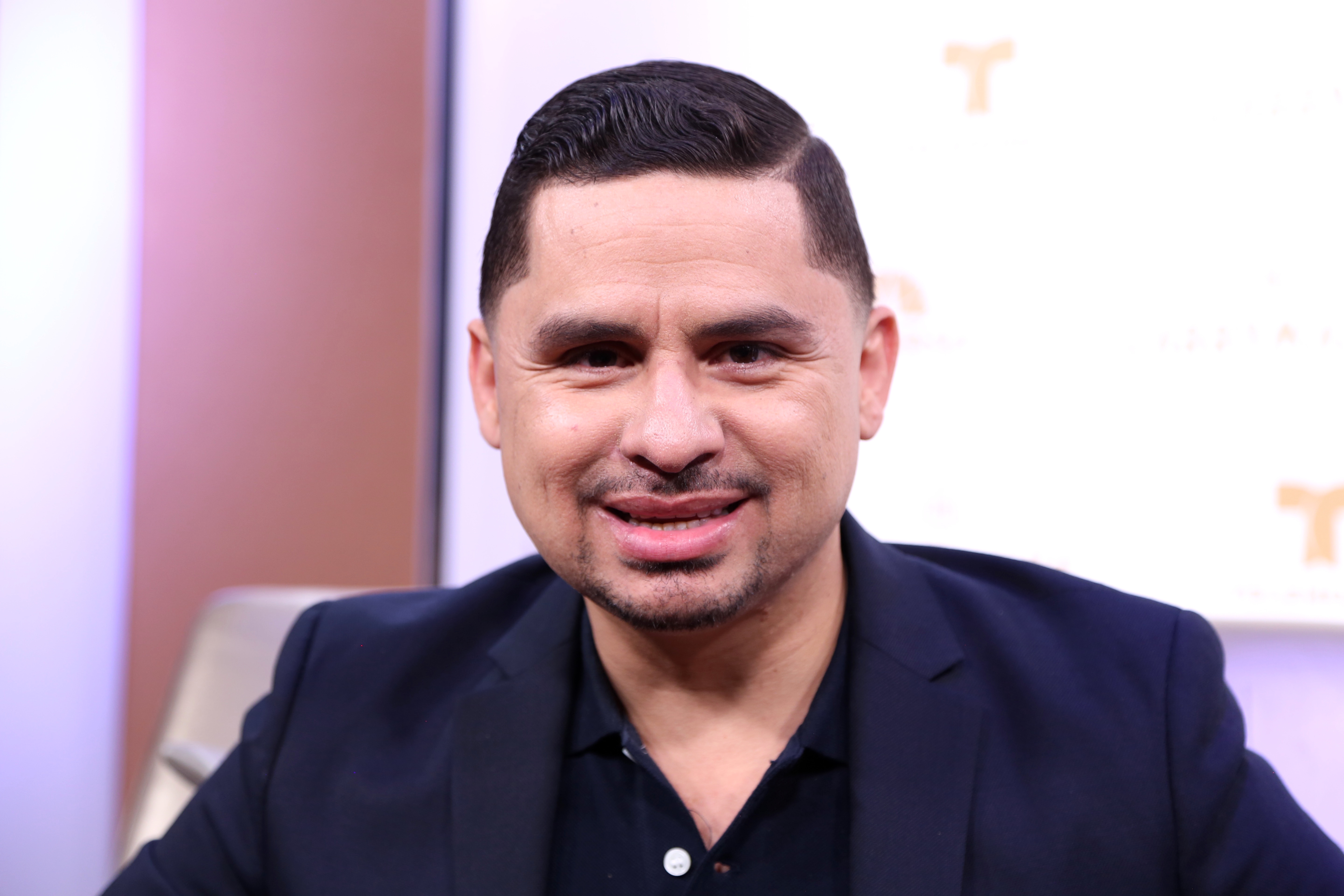 Larry Hernández está cambiando su cuerpo con ayuda de famoso promotor ...