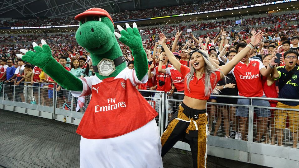 La mascota del Arsenal recupera su trabajo - La Opinión