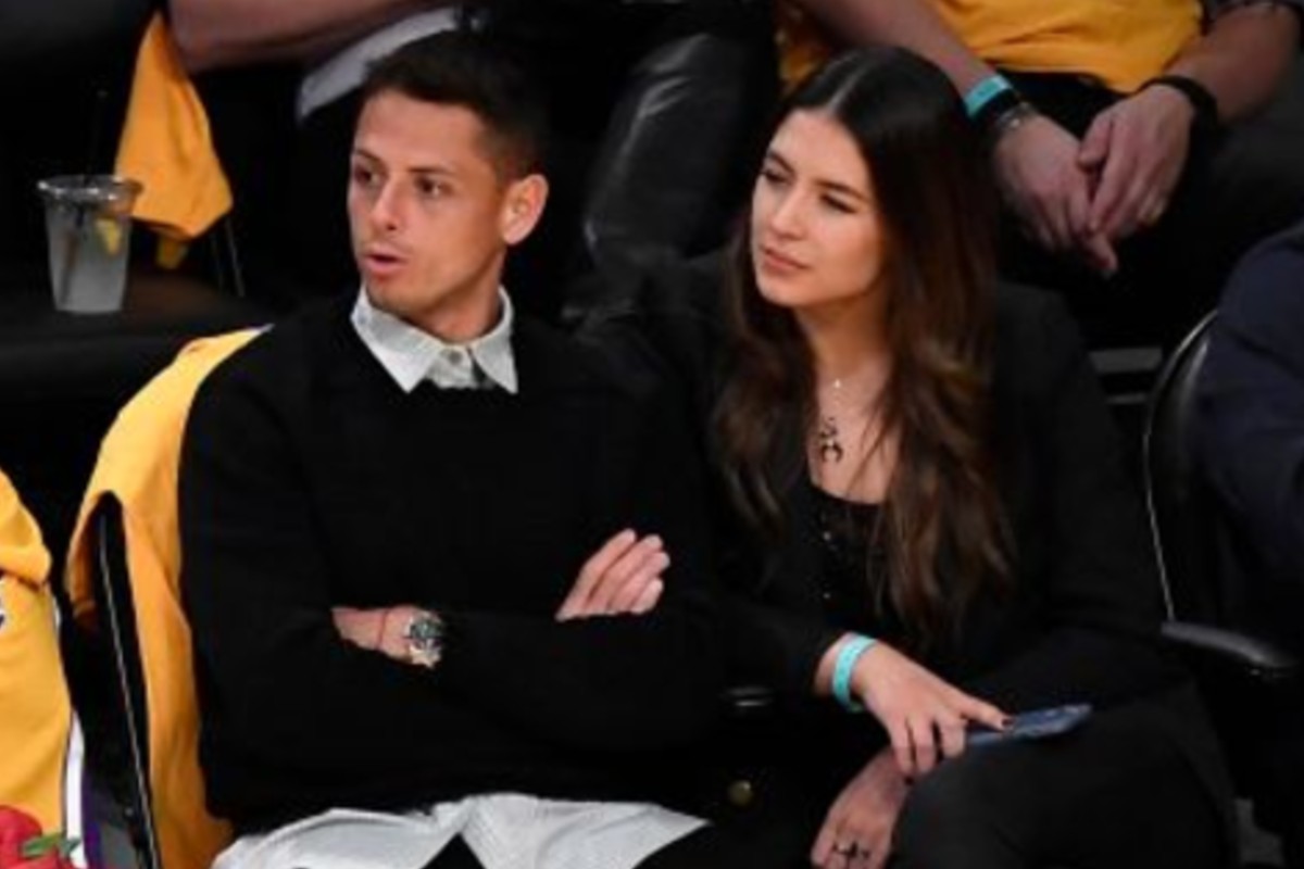 Sarah Kohan presume de espaldas su torneada figura frente a las playas ...