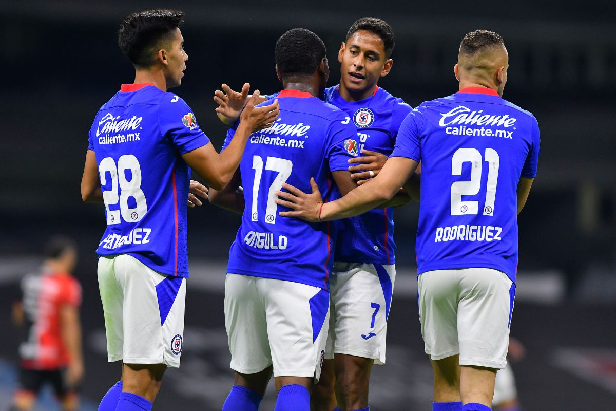 Cruz Azul gana e iguala su marca: 10 victorias consecutivas - La Opinión