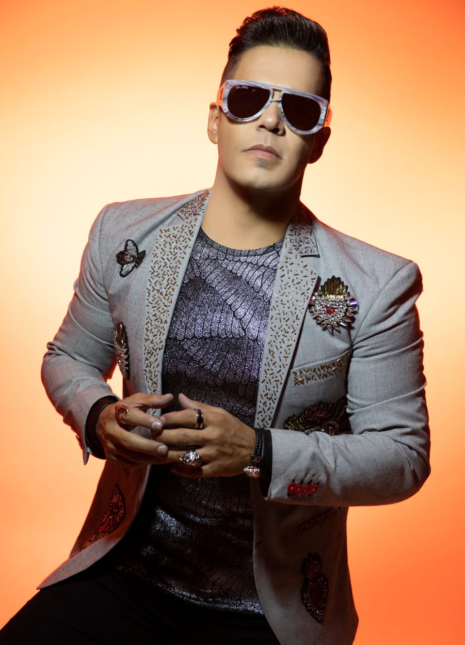 Emir Pabón: entre amigos y cumbia - La Opinión