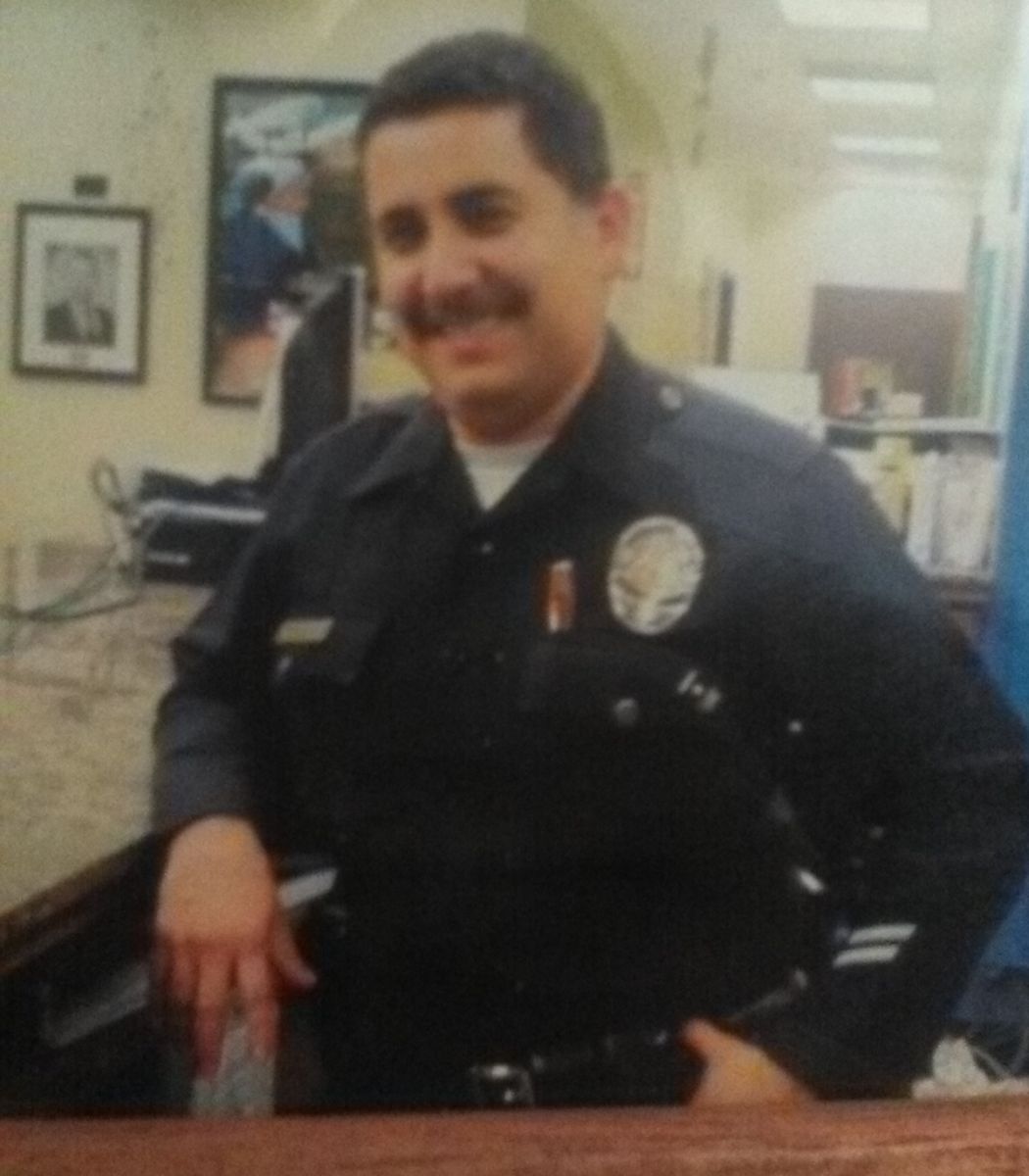 Exoficial de policía despedido del LAPD busca limpiar su nombre - La ...