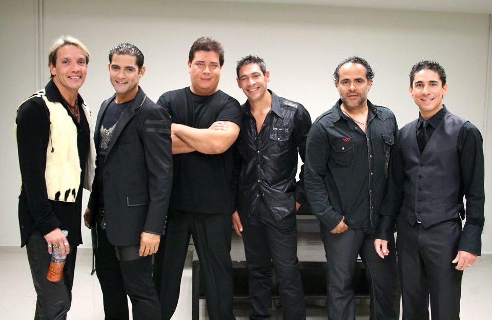 Entre música y anécdotas, los Menudo despiden a Ray Reyes - La Opinión