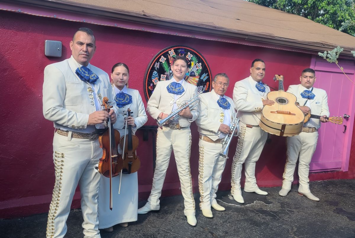 Cómo el covid-19 arrasó con los mariachis de California - La Opinión