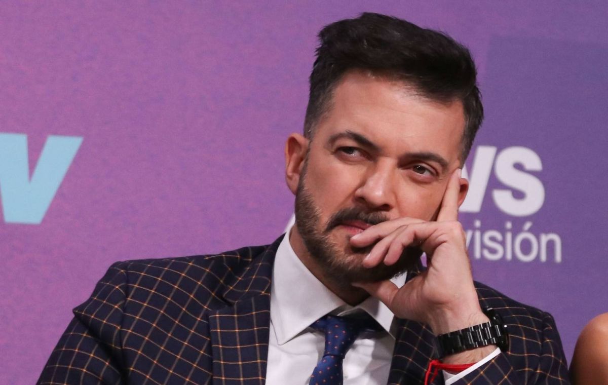 Fernando del Solar es captado saliendo del hospital en silla de ruedas ...