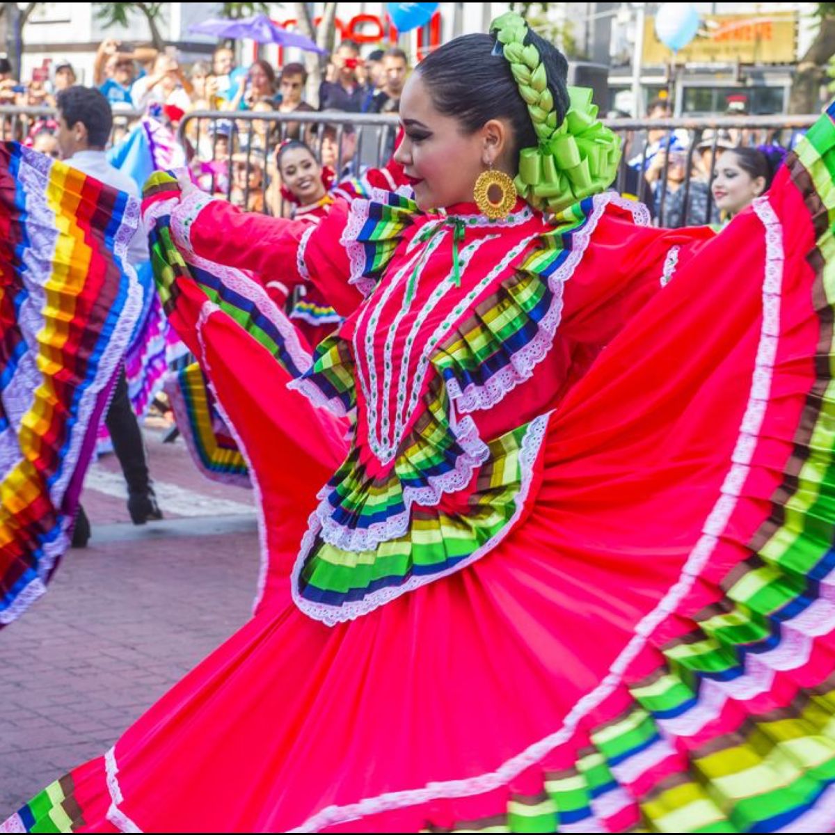 Herencia Hispana: Victoria Rendón, de Laredo al espacio - La Opinión