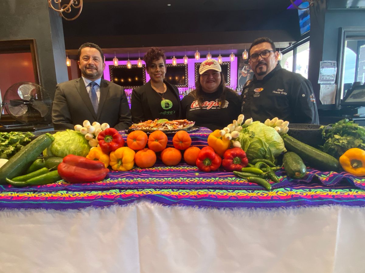 Restaurantes latinos se reinventan para ayudarse a salir de la crisis ...