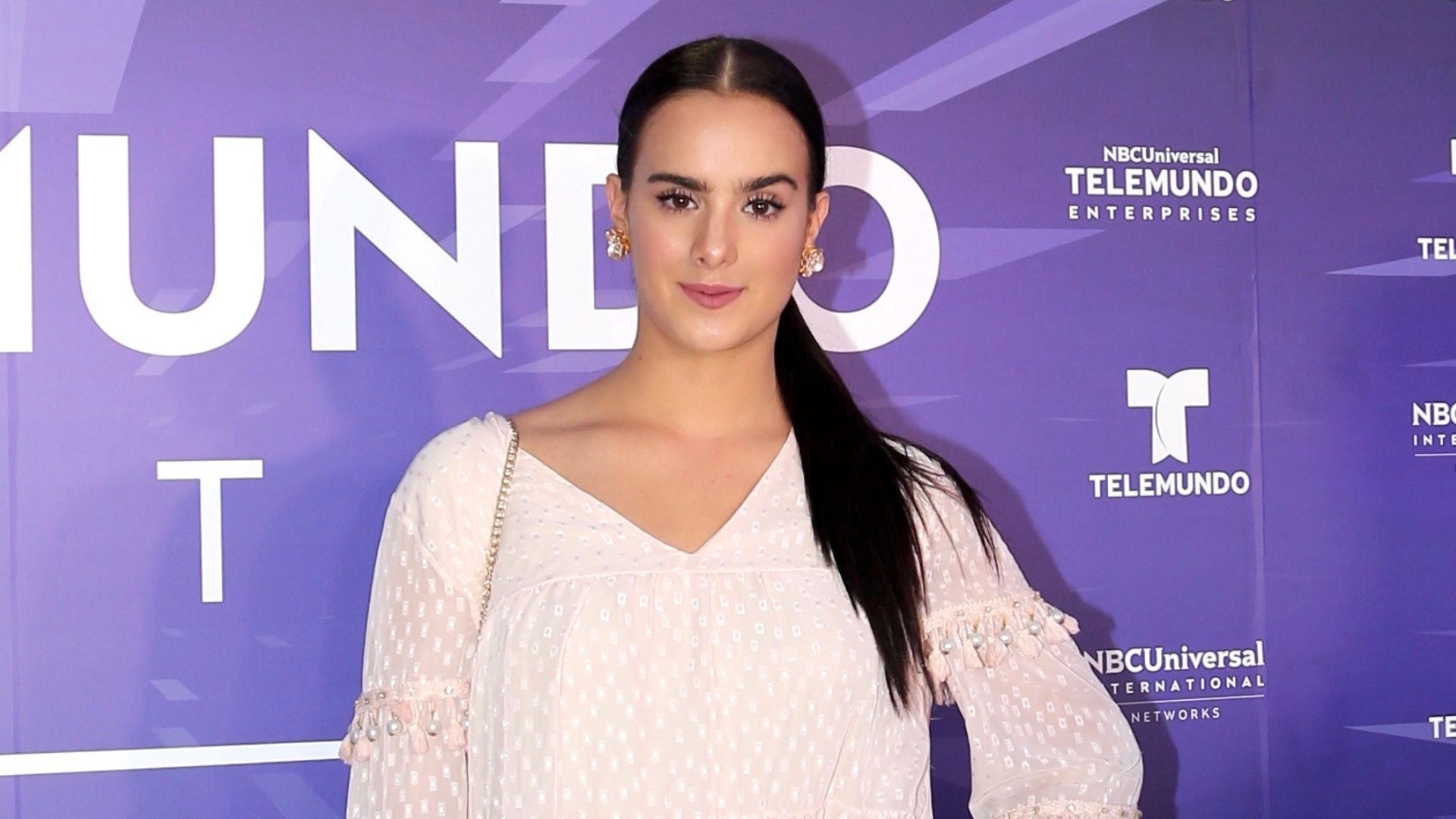 Con poca ropa y mirada atrevida, Gala Montes desata suspiros en redes ...