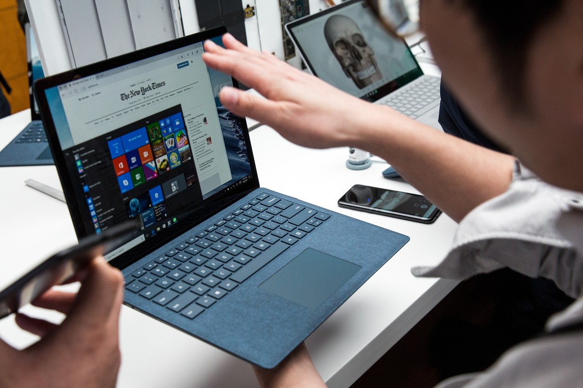 Microsoft presenta la Surface Laptop SE con Windows 11 SE a un precio ...