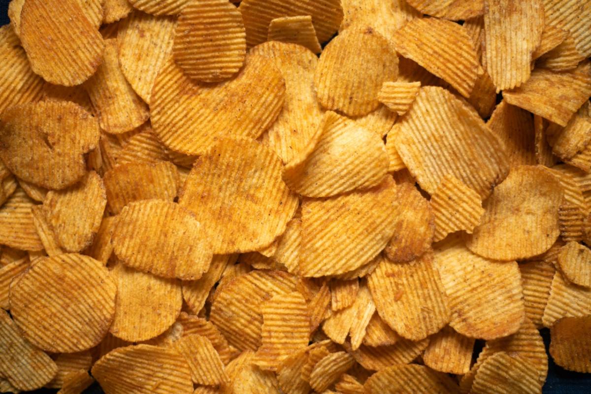 Científicos explican por qué anhelamos alimentos crujientes - La Opinión