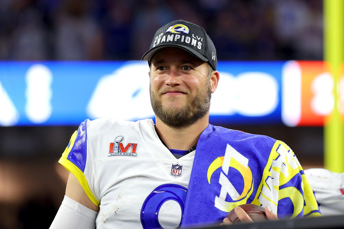 Matthew Stafford, QB de Los Angeles Rams y ganador del Super Bowl, es criticado por no ayudar a ...