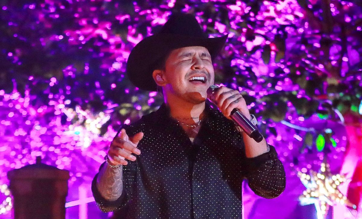 VIDEO: Así fue como se apoderó Christian Nodal del concierto de Bad ...