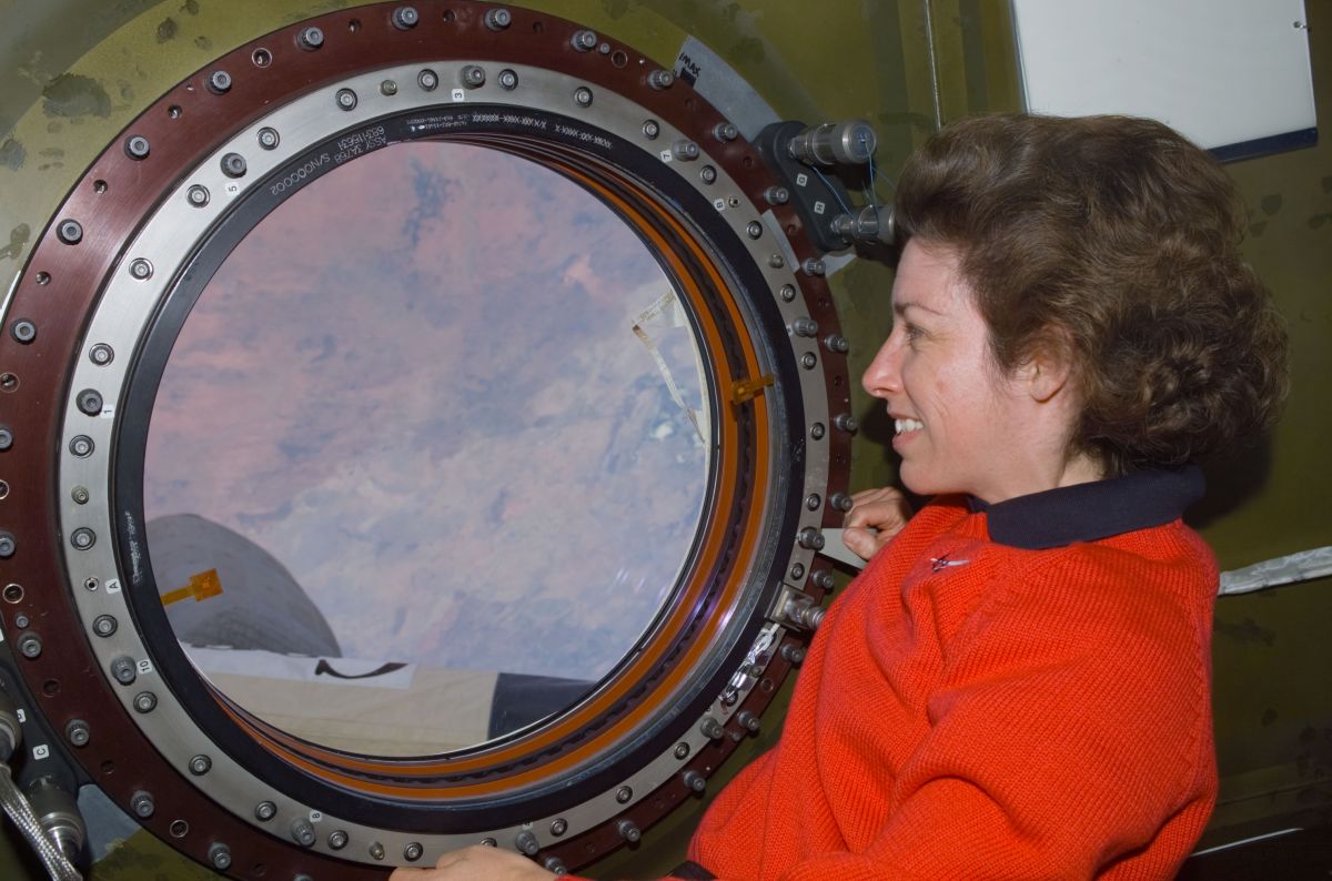 Primera mujer hispana en viajar al espacio, Ellen Ochoa, será la ...