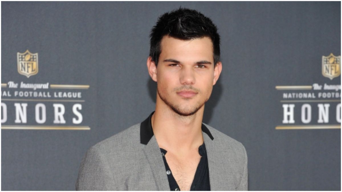 Así es la mansión de Agoura Hills de la que Taylor Lautner se deshace a ...