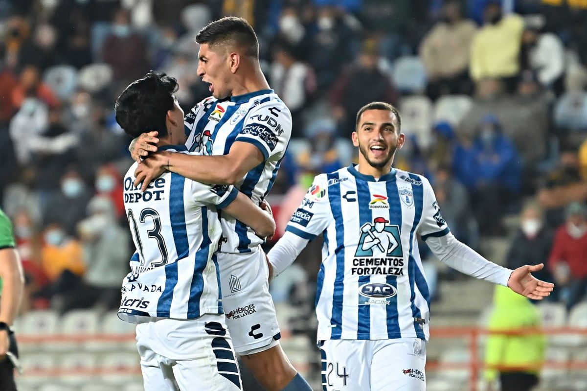 Pachuca asalta el liderato en la Liga MX tras superar a Tigres UANL - La Opinión