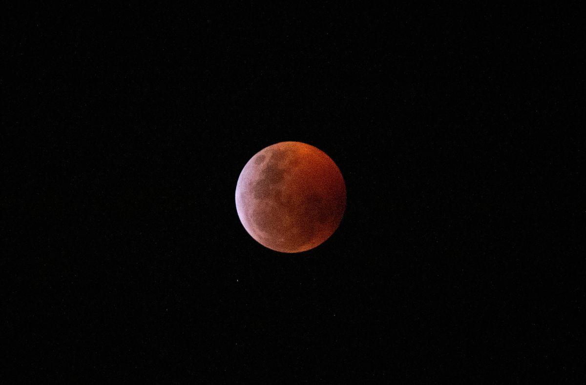 Cómo ver el raro eclipse total de la “súper luna de sangre” de esta ...