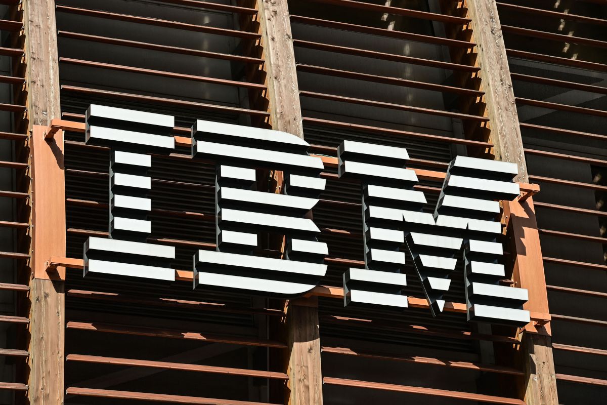 IBM deja por completo sus operaciones en Rusia, mientras Microsoft sólo ...