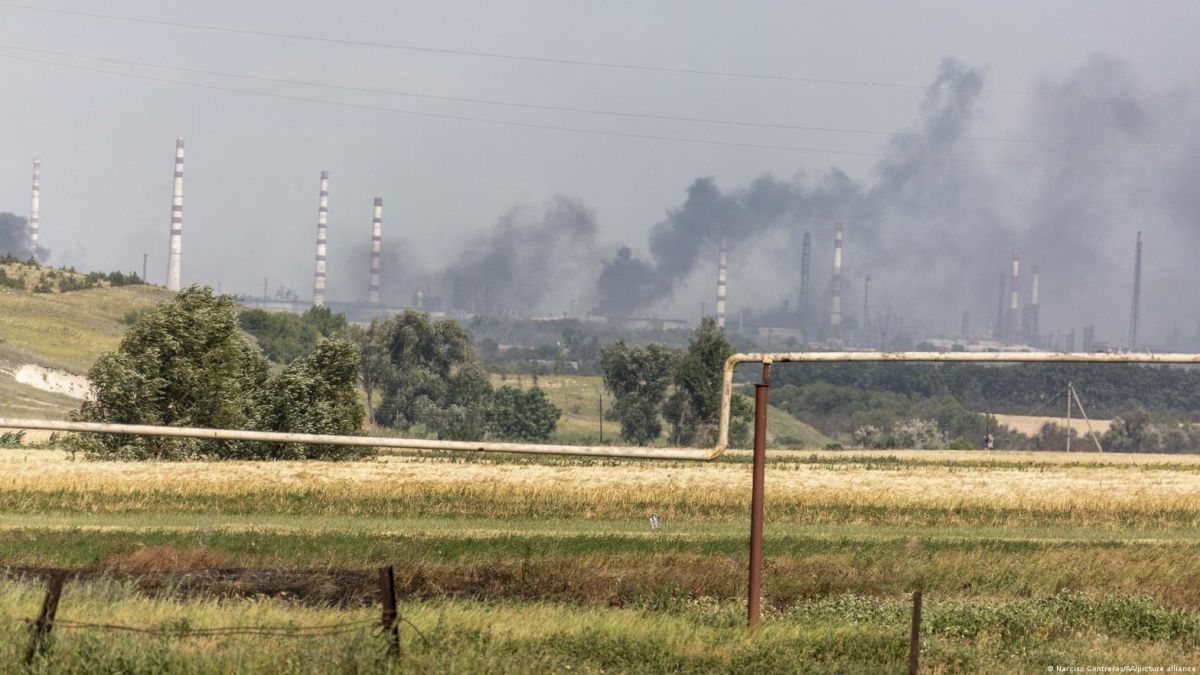 Los separatistas prorrusos aseguran que rodearon Lisichansk, Ucrania lo ...
