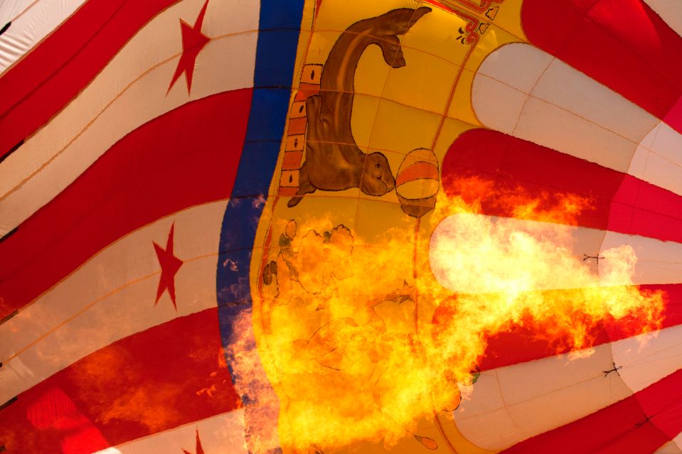 El impresionante incendio que consumió toda una carpa de circo y ...