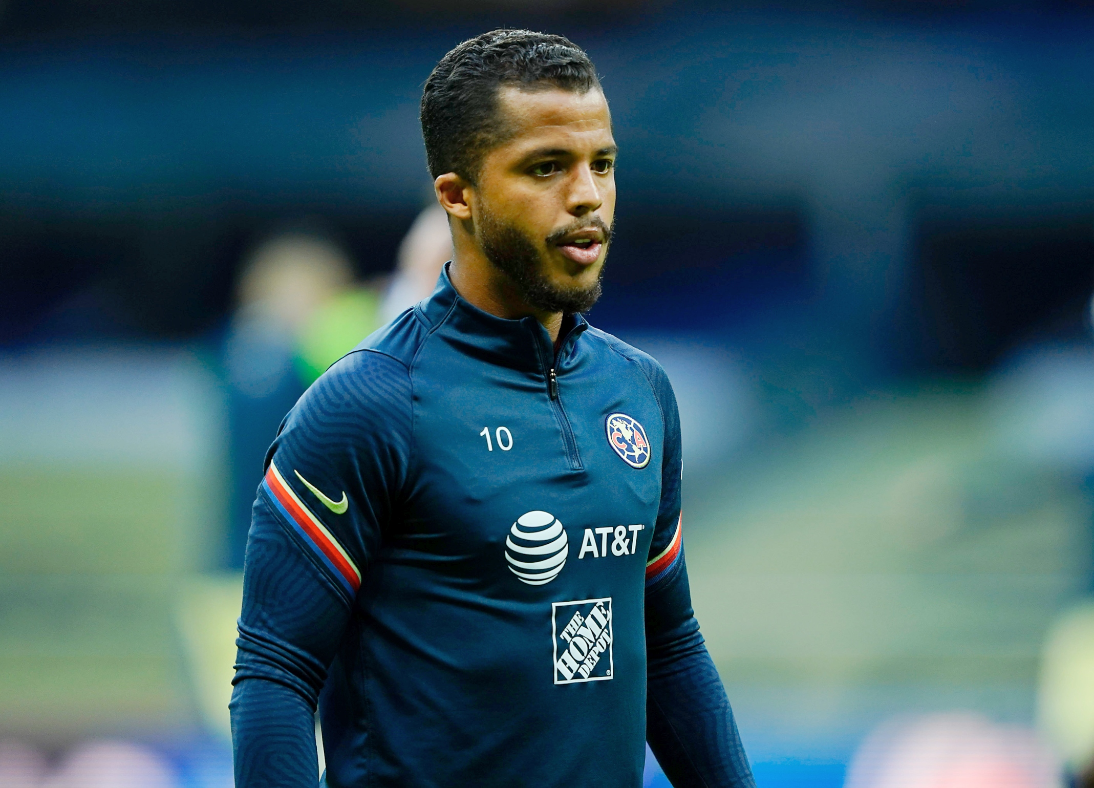 Giovani dos Santos se gana la vida vendiendo autos usados mientras ...