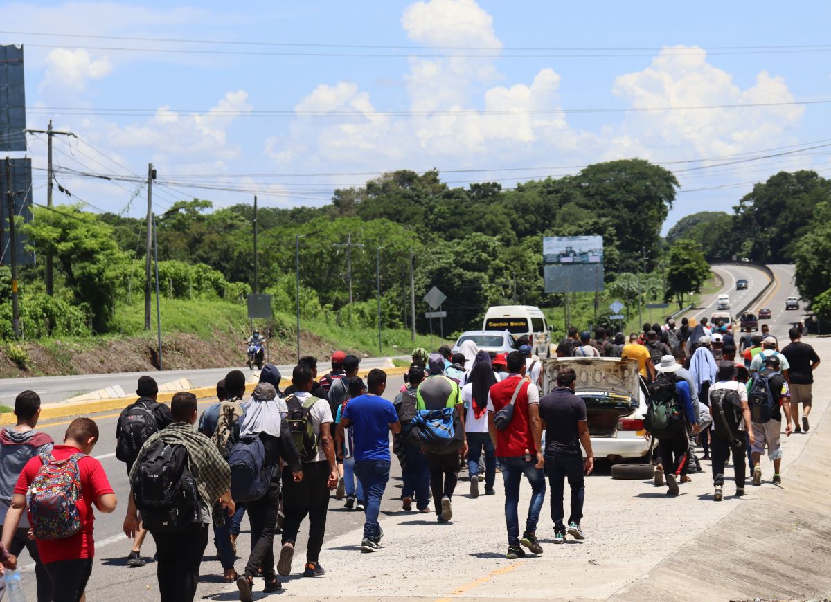 Caravana Migrante De Venezolanos Salió De La Frontera Sur De México