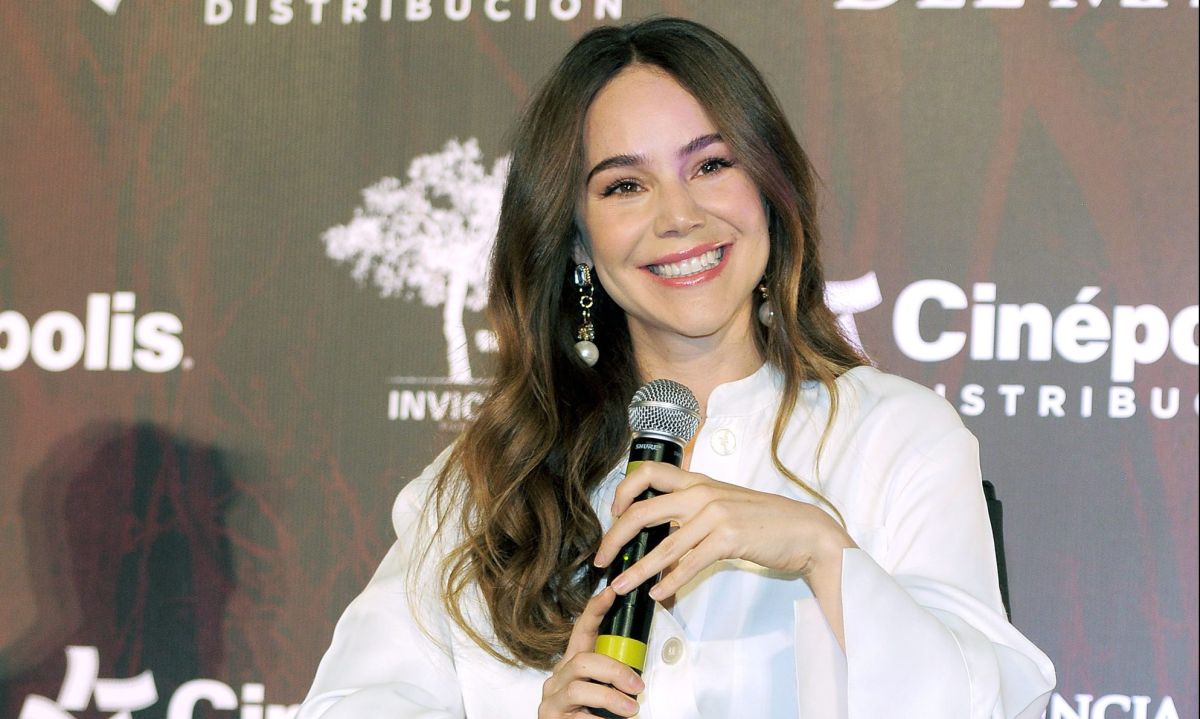 Camila Sodi sorprende al revelar que está ‘casada’ con Brad Pitt y esta ...
