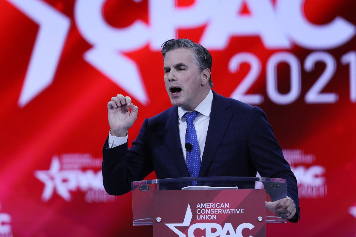 El activista Tom Fitton le dijo a Donald Trump que los documentos de la ...