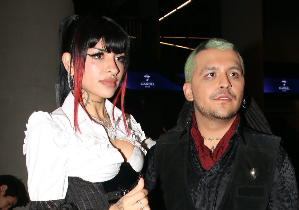 Christian Nodal comparte video junto a Cazzu en actitud romántica - La ...